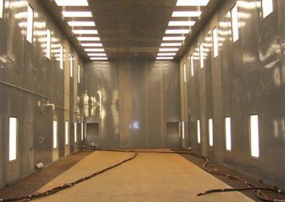 Sand Blasting Booths: With Dust Collection and Reclaim Systems